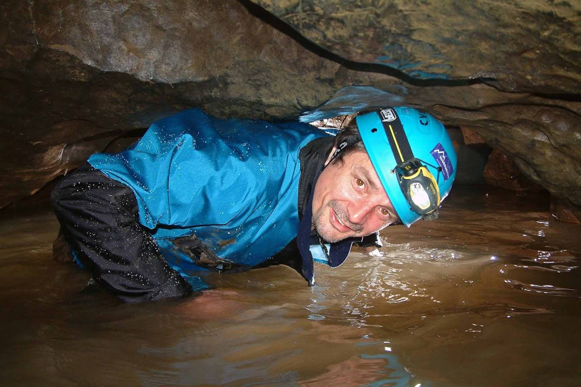Peak District Caving Courses
